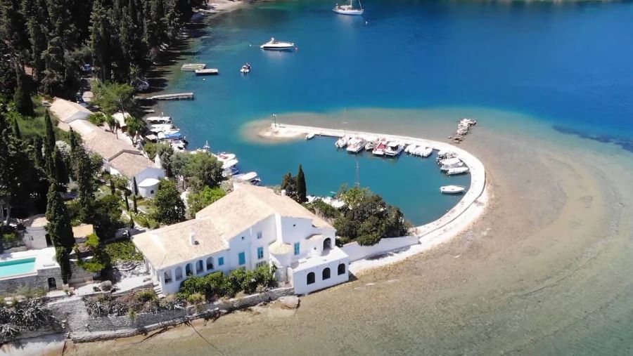 Ο κρυφός ταξιδιωτικός προορισμός των διασήμων στην Κέρκυρα - Corfu Stories